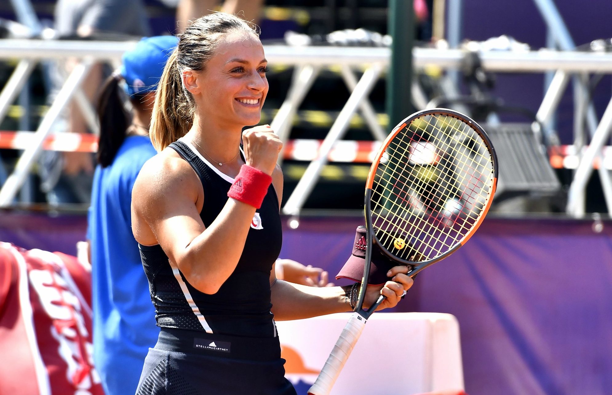 Ana Bogdan își construiește un moment bun, o învinge pe Sorana Cîrstea ...