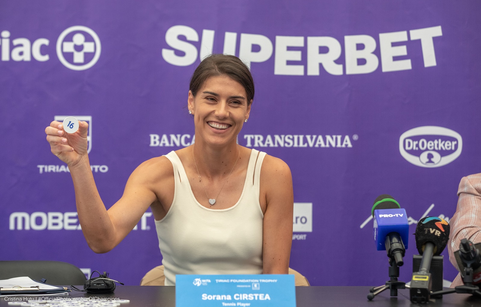Sorana Cîrstea și Irina Begu sunt prezențele vedetă pe tabloul Țiriac Foundation Trophy, turneul ...