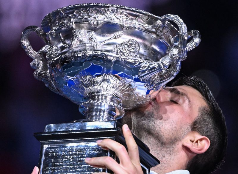 Un 10 perfect. Novak Djokovic triumfă din nou la Australian Open și se întoarce pe primul loc ...