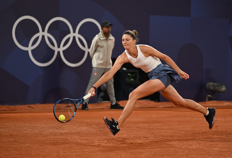 Irina Begu și Ana Bogdan sunt eliminate de marile favorite în primul tur al turneului olimpic de ...